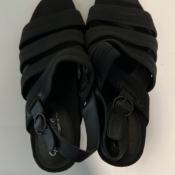 Aetrex | Shoes | Size 8 2 Black Essence By Atrex Sandals | Poshmark